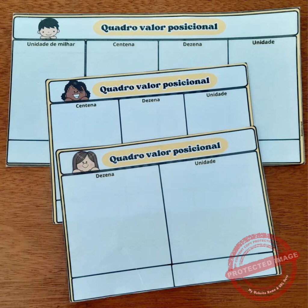 Quadro valor de lugar com material dourado – Sala da Tia Raquel